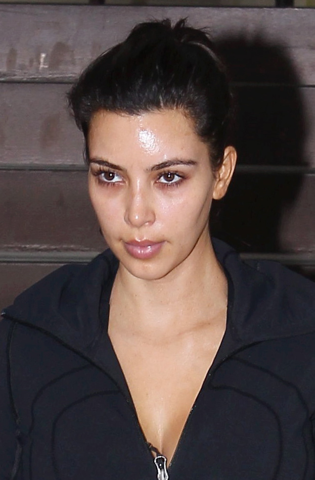 Kim Kardashian BEZ MAKIJAŻU! (FOTO) - PUDELEK Kim Kardashian BEZ MAKIJAŻU! (FOTO) - PUDELEK